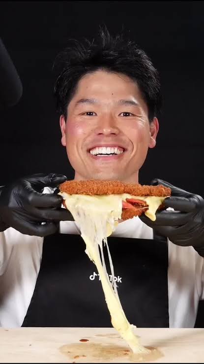 BAYASHI is now on Chingari!